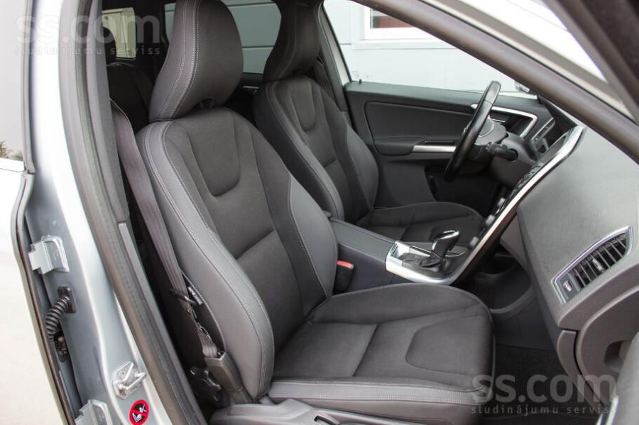 Grey Volvo XC60 2013 in Tukums, with an engine capacity of 2.00 L and mileage of 188 thousand km for 9990 €, photo 13 on AUTOMOTO.COM.LV