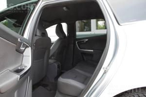 Grey Volvo XC60 2013 in Tukums, with an engine capacity of 2.00 L and mileage of 188 thousand km for 9990 €, photo 14 on AUTOMOTO.COM.LV