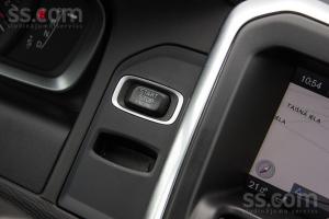 Grey Volvo XC60 2013 in Tukums, with an engine capacity of 2.00 L and mileage of 188 thousand km for 9990 €, photo 17 on AUTOMOTO.COM.LV