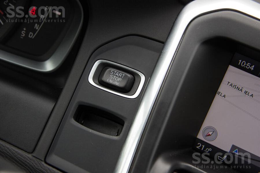 Grey Volvo XC60 2013 in Tukums, with an engine capacity of 2.00 L and mileage of 188 thousand km for 9990 €, photo 17 on AUTOMOTO.COM.LV