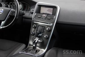 Grey Volvo XC60 2013 in Tukums, with an engine capacity of 2.00 L and mileage of 188 thousand km for 9990 €, photo 18 on AUTOMOTO.COM.LV