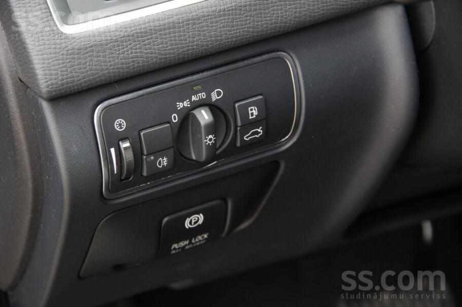 Grey Volvo XC60 2013 in Tukums, with an engine capacity of 2.00 L and mileage of 188 thousand km for 9990 €, photo 23 on AUTOMOTO.COM.LV