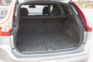 Grey Volvo XC60 2013 in Tukums, with an engine capacity of 2.00 L and mileage of 188 thousand km for 9990 €, photo 24 on AUTOMOTO.COM.LV