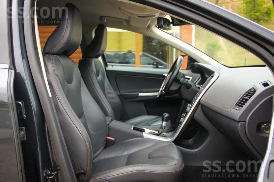 Pelēks Volvo XC60 2013 Tukums, ar dzinēja tilpumu 2.00 L un nobraukumu 280 tūkst. km par 100 €, foto 10 vietnē AUTOMOTO.COM.LV