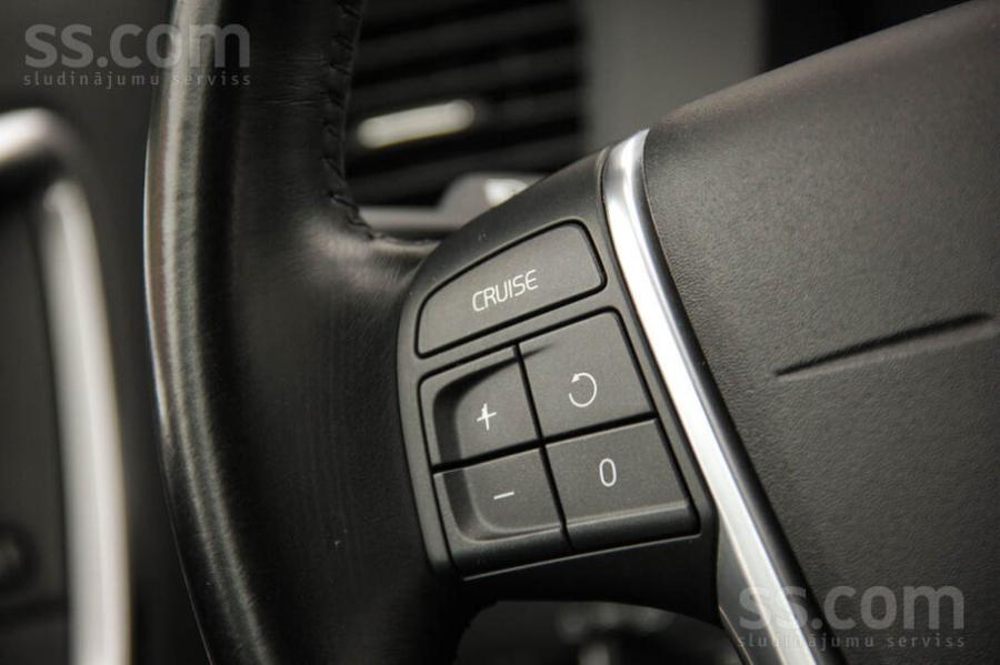 Pelēks Volvo XC60 2013 Tukums, ar dzinēja tilpumu 2.00 L un nobraukumu 280 tūkst. km par 100 €, foto 19 vietnē AUTOMOTO.COM.LV