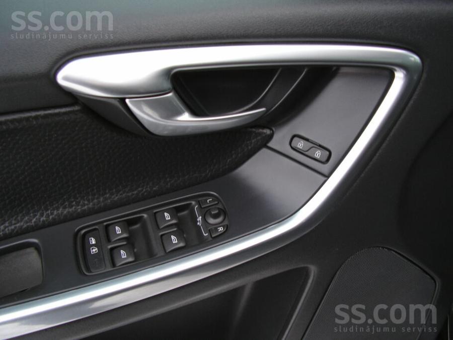 Grey Volvo XC60 2013 in Riga, with an engine capacity of 2.00 L and mileage of 0 thousand km for 11950 €, photo 19 on AUTOMOTO.COM.LV