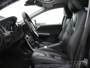 Grey Volvo XC60 2013 in Riga, with an engine capacity of 2.00 L and mileage of 0 thousand km for 11950 €, photo 20 on AUTOMOTO.COM.LV