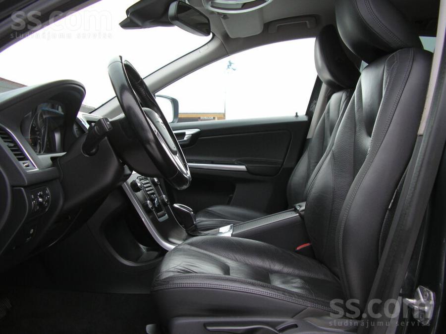 Grey Volvo XC60 2013 in Riga, with an engine capacity of 2.00 L and mileage of 0 thousand km for 11950 €, photo 20 on AUTOMOTO.COM.LV