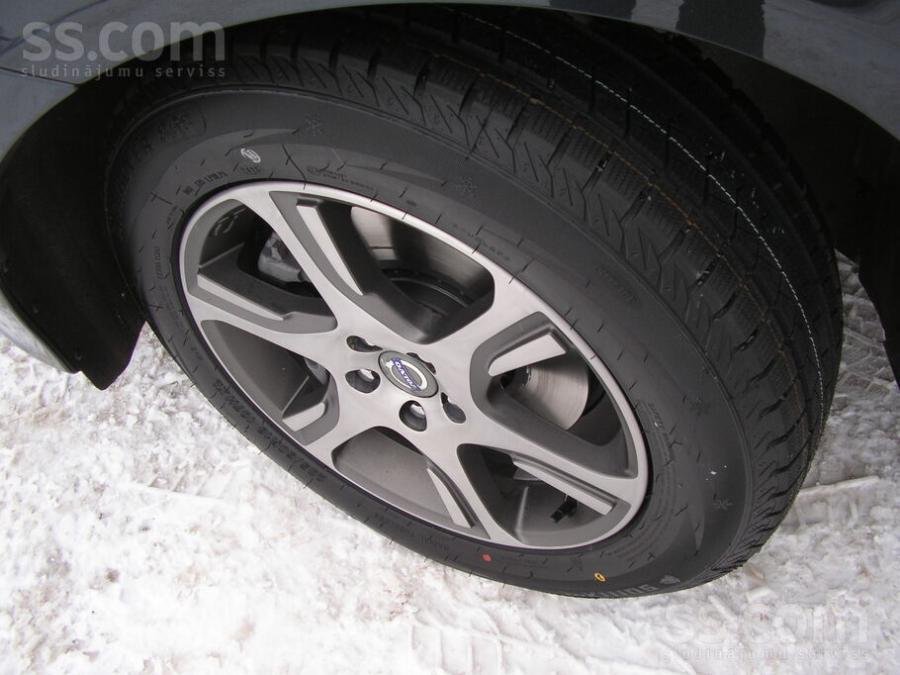 Grey Volvo XC60 2013 in Riga, with an engine capacity of 2.00 L and mileage of 0 thousand km for 11950 €, photo 35 on AUTOMOTO.COM.LV