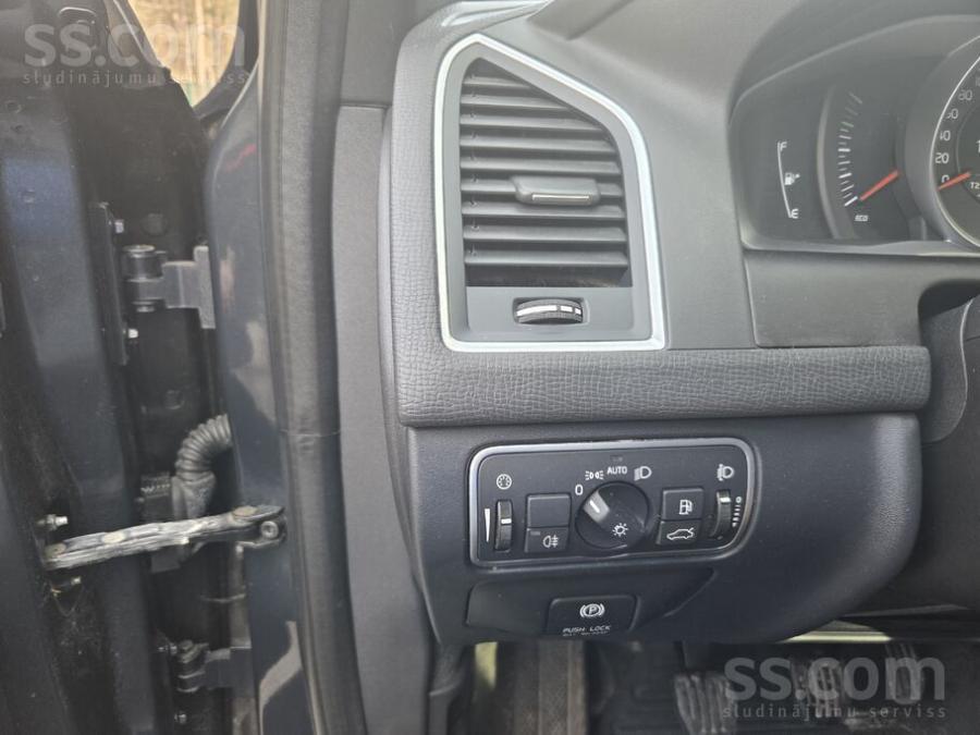 Pelēks Volvo XC60 2013 Jūrmala, ar dzinēja tilpumu 2.00 L un nobraukumu 245 tūkst. km par 12300 €, foto 12 vietnē AUTOMOTO.COM.LV