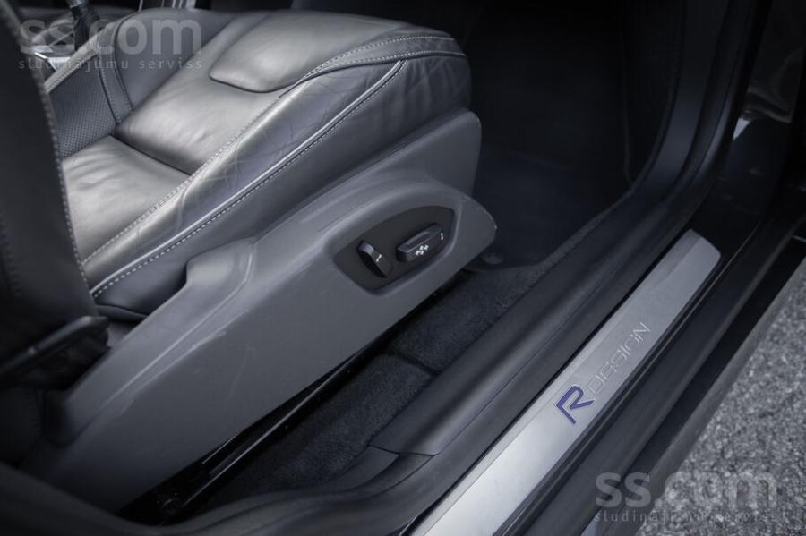 Grey Volvo XC60 2013 in Tukums, with an engine capacity of 2.00 L and mileage of 192 thousand km for 14590 €, photo 21 on AUTOMOTO.COM.LV