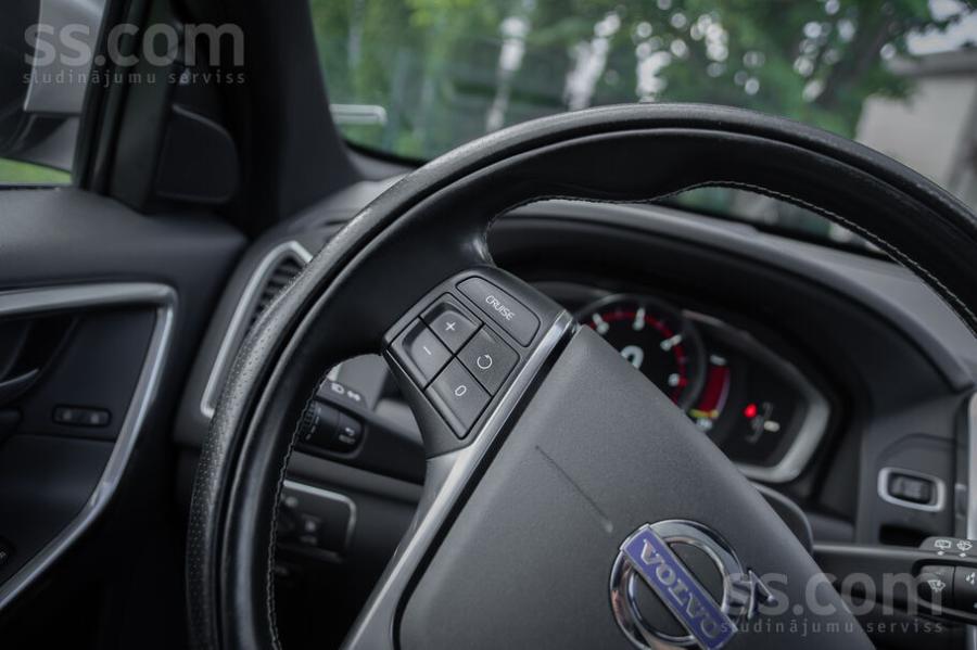 Grey Volvo XC60 2013 in Tukums, with an engine capacity of 2.00 L and mileage of 192 thousand km for 14590 €, photo 33 on AUTOMOTO.COM.LV
