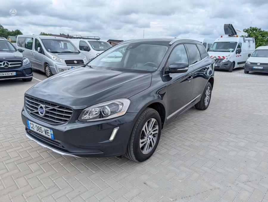Pelēks Volvo XC60 2013 Tauragė, ar dzinēja tilpumu 2.40 L un nobraukumu 283 tūkst. km par 10900 €, foto 1 vietnē AUTOMOTO.COM.LV