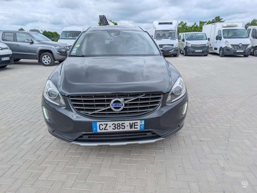 Pelēks Volvo XC60 2013 Tauragė, ar dzinēja tilpumu 2.40 L un nobraukumu 283 tūkst. km par 10900 €, foto 3 vietnē AUTOMOTO.COM.LV