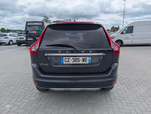 Pelēks Volvo XC60 2013 Tauragė, ar dzinēja tilpumu 2.40 L un nobraukumu 283 tūkst. km par 10900 €, foto 6 vietnē AUTOMOTO.COM.LV