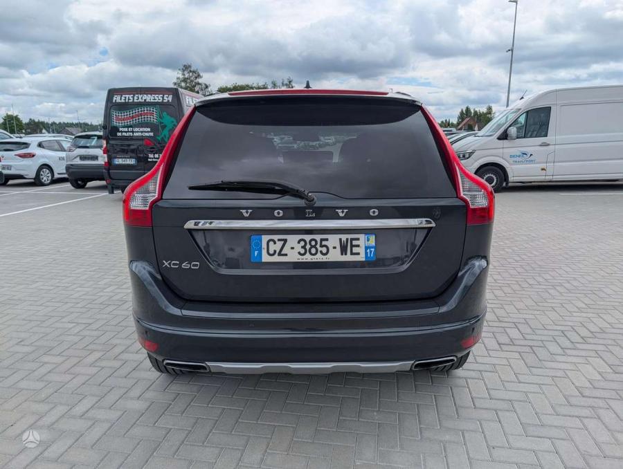 Pelēks Volvo XC60 2013 Tauragė, ar dzinēja tilpumu 2.40 L un nobraukumu 283 tūkst. km par 10900 €, foto 7 vietnē AUTOMOTO.COM.LV