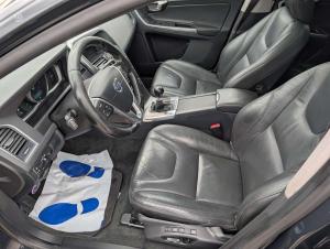 Pelēks Volvo XC60 2013 Tauragė, ar dzinēja tilpumu 2.40 L un nobraukumu 283 tūkst. km par 10900 €, foto 12 vietnē AUTOMOTO.COM.LV