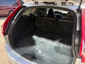 Pelēks Volvo XC60 2013 Rīga, ar dzinēja tilpumu 2.00 L un nobraukumu 283 tūkst. km par 13449 €, foto 7 vietnē AUTOMOTO.COM.LV