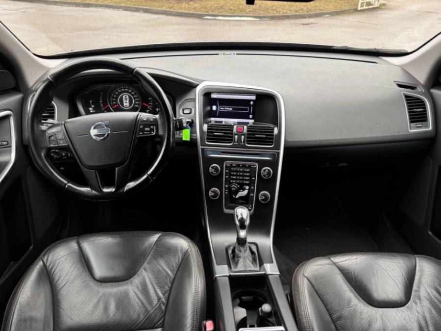 Pelēks Volvo XC60 2013 Rīga, ar dzinēja tilpumu 2.00 L un nobraukumu 283 tūkst. km par 13449 €, foto 14 vietnē AUTOMOTO.COM.LV