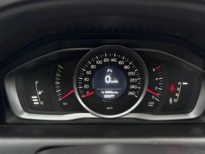 Pelēks Volvo XC60 2013 Rīga, ar dzinēja tilpumu 2.00 L un nobraukumu 283 tūkst. km par 13449 €, foto 20 vietnē AUTOMOTO.COM.LV