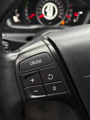 Pelēks Volvo XC60 2013 Rīga, ar dzinēja tilpumu 2.00 L un nobraukumu 283 tūkst. km par 13449 €, foto 22 vietnē AUTOMOTO.COM.LV