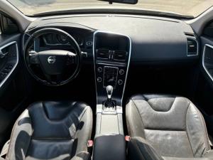 Pelēks Volvo XC60 2013 Rīga, ar dzinēja tilpumu 2.00 L un nobraukumu 283 tūkst. km par 13449 €, foto 23 vietnē AUTOMOTO.COM.LV
