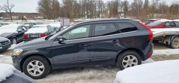 Pelēks Volvo XC60 2013 Valmiera, ar dzinēja tilpumu 2.40 L un nobraukumu 299 tūkst. km par 11900 €, foto 6 vietnē AUTOMOTO.COM.LV