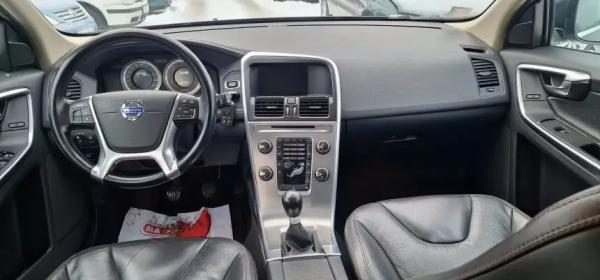 Grey Volvo XC60 2013 in Valmiera, with an engine capacity of 2.40 L and mileage of 299 thousand km for 11900 €, photo 9 on AUTOMOTO.COM.LV