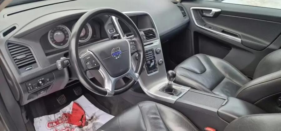Pelēks Volvo XC60 2013 Valmiera, ar dzinēja tilpumu 2.40 L un nobraukumu 299 tūkst. km par 11900 €, foto 11 vietnē AUTOMOTO.COM.LV