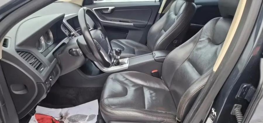 Pelēks Volvo XC60 2013 Valmiera, ar dzinēja tilpumu 2.40 L un nobraukumu 299 tūkst. km par 11900 €, foto 12 vietnē AUTOMOTO.COM.LV