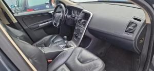 Pelēks Volvo XC60 2013 Valmiera, ar dzinēja tilpumu 2.40 L un nobraukumu 299 tūkst. km par 11900 €, foto 14 vietnē AUTOMOTO.COM.LV