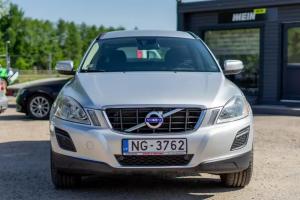 Grey Volvo XC60 2013 in Liepaja, with an engine capacity of 2.00 L and mileage of 286 thousand km for 10550 €, photo 7 on AUTOMOTO.COM.LV