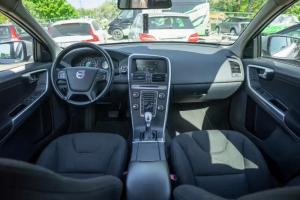 Grey Volvo XC60 2013 in Liepaja, with an engine capacity of 2.00 L and mileage of 286 thousand km for 10550 €, photo 8 on AUTOMOTO.COM.LV