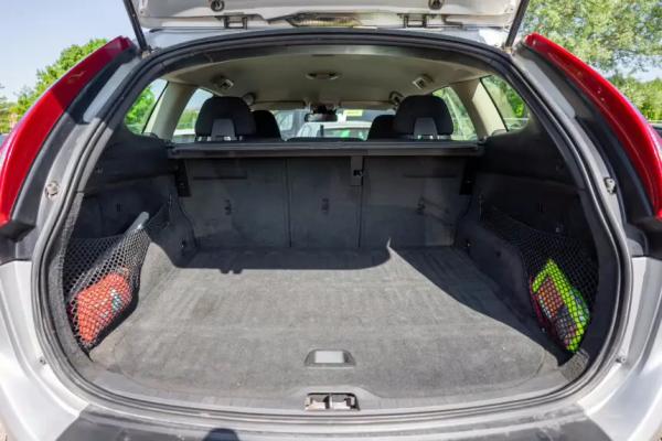 Pelēks Volvo XC60 2013 Liepāja, ar dzinēja tilpumu 2.00 L un nobraukumu 286 tūkst. km par 10550 €, foto 10 vietnē AUTOMOTO.COM.LV