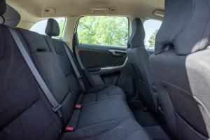 Grey Volvo XC60 2013 in Liepaja, with an engine capacity of 2.00 L and mileage of 286 thousand km for 10550 €, photo 12 on AUTOMOTO.COM.LV