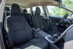 Grey Volvo XC60 2013 in Liepaja, with an engine capacity of 2.00 L and mileage of 286 thousand km for 10550 €, photo 13 on AUTOMOTO.COM.LV