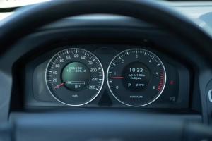 Grey Volvo XC60 2013 in Liepaja, with an engine capacity of 2.00 L and mileage of 286 thousand km for 10550 €, photo 14 on AUTOMOTO.COM.LV