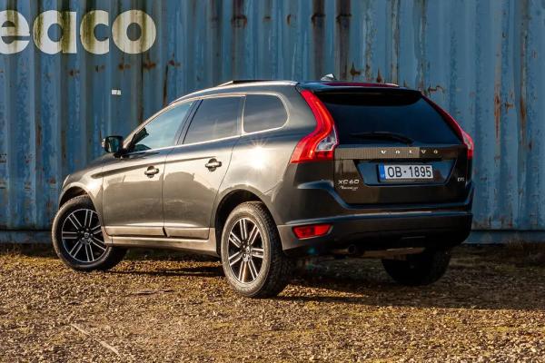 Pelēks Volvo XC60 2013 Rīga, ar dzinēja tilpumu 2.00 L un nobraukumu 183 tūkst. km par 12995 €, foto 2 vietnē AUTOMOTO.COM.LV