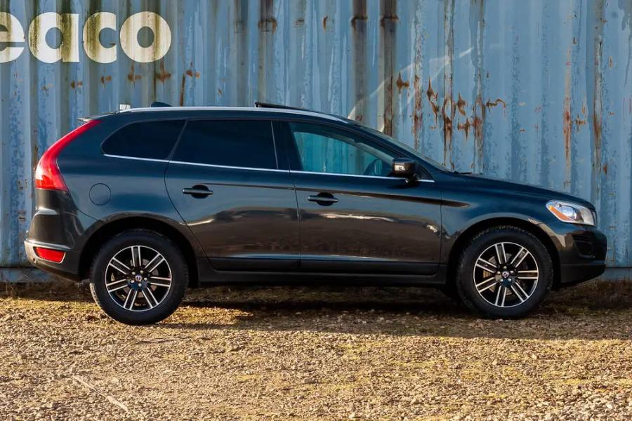 Pelēks Volvo XC60 2013 Rīga, ar dzinēja tilpumu 2.00 L un nobraukumu 183 tūkst. km par 12995 €, foto 8 vietnē AUTOMOTO.COM.LV