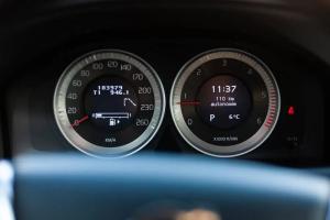 Pelēks Volvo XC60 2013 Rīga, ar dzinēja tilpumu 2.00 L un nobraukumu 183 tūkst. km par 12995 €, foto 10 vietnē AUTOMOTO.COM.LV