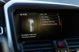 Pelēks Volvo XC60 2013 Rīga, ar dzinēja tilpumu 2.00 L un nobraukumu 183 tūkst. km par 12995 €, foto 18 vietnē AUTOMOTO.COM.LV