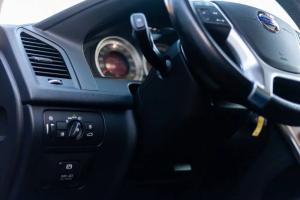 Pelēks Volvo XC60 2013 Rīga, ar dzinēja tilpumu 2.00 L un nobraukumu 183 tūkst. km par 12995 €, foto 29 vietnē AUTOMOTO.COM.LV