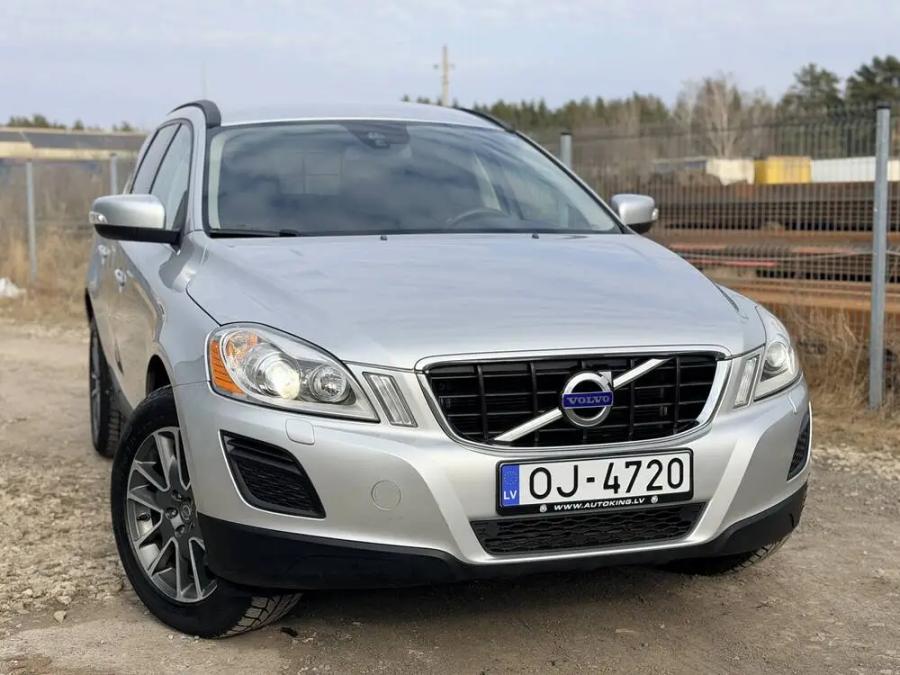 Grey Volvo XC60 2013 in Riga, with an engine capacity of 2.00 L and mileage of 251 thousand km for 10995 €, photo 1 on AUTOMOTO.COM.LV