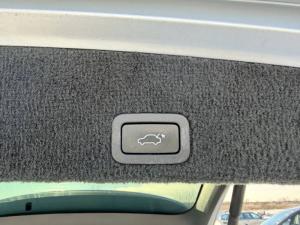Grey Volvo XC60 2013 in Riga, with an engine capacity of 2.00 L and mileage of 251 thousand km for 10995 €, photo 7 on AUTOMOTO.COM.LV