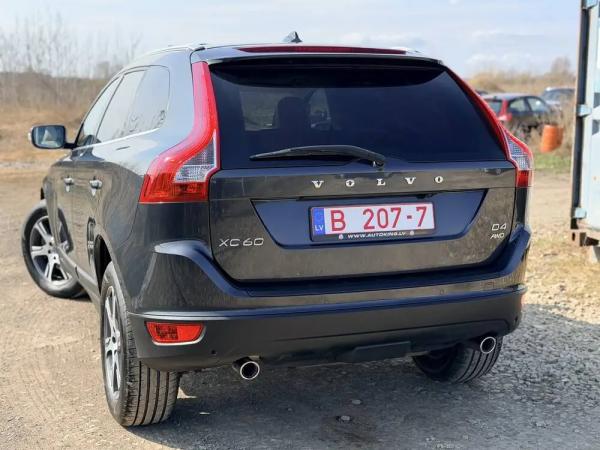 Pelēks Volvo XC60 2013 Rīga, ar dzinēja tilpumu 2.40 L un nobraukumu 181 tūkst. km par 12995 €, foto 2 vietnē AUTOMOTO.COM.LV