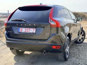 Pelēks Volvo XC60 2013 Rīga, ar dzinēja tilpumu 2.40 L un nobraukumu 181 tūkst. km par 12995 €, foto 5 vietnē AUTOMOTO.COM.LV