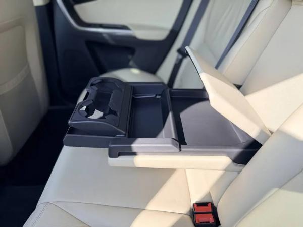 Pelēks Volvo XC60 2013 Rīga, ar dzinēja tilpumu 2.40 L un nobraukumu 181 tūkst. km par 12995 €, foto 9 vietnē AUTOMOTO.COM.LV