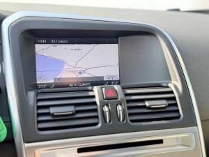 Pelēks Volvo XC60 2013 Rīga, ar dzinēja tilpumu 2.40 L un nobraukumu 181 tūkst. km par 12995 €, foto 24 vietnē AUTOMOTO.COM.LV