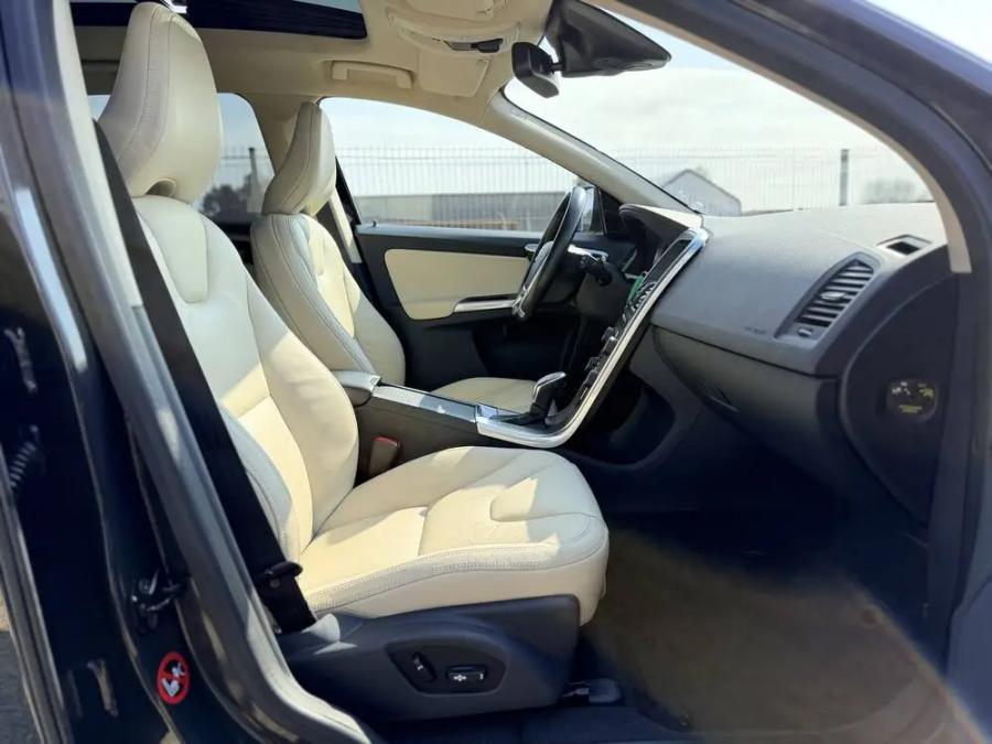 Pelēks Volvo XC60 2013 Rīga, ar dzinēja tilpumu 2.40 L un nobraukumu 181 tūkst. km par 12995 €, foto 27 vietnē AUTOMOTO.COM.LV