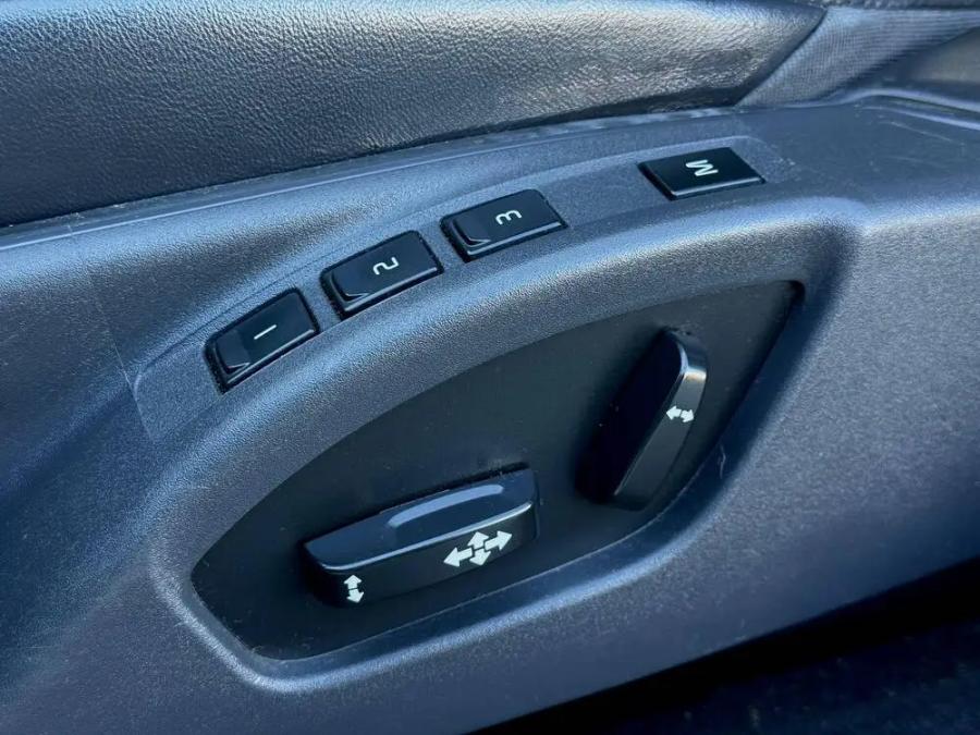 Grey Volvo XC60 2013 in Rezekne, with an engine capacity of 2.40 L and mileage of 312 thousand km for 12490 €, photo 22 on AUTOMOTO.COM.LV